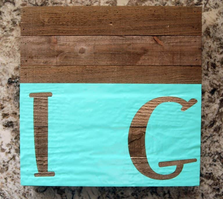 How to Make a Stenciled Spring Pallet Sign - Burton Avenue