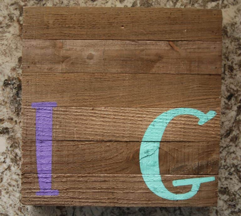 How to Make a Stenciled Spring Pallet Sign - Burton Avenue