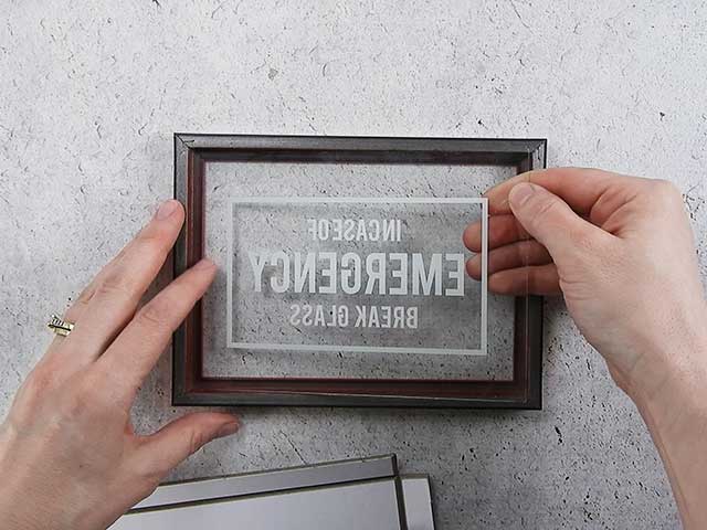 insert-glass-into-frame - Burton Avenue